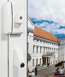 Untitled Document [www.slotenmakerlamproye.be]